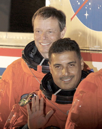 Space Shuttle Discovery Sts128 Mission Specialists Editorial Stock ...