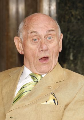 John Bardon Redaktionelles Stockfoto – Stockbild | Shutterstock