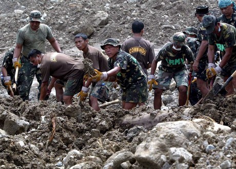Philippine Army Troops Dig Landslide Area Editorial Stock Photo - Stock ...