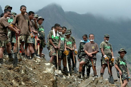 Philippine Army Troops Instructions Digging Operations Editorial Stock ...