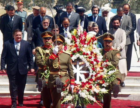 Afghan Honor Guards Carry Floral Wreath Editorial Stock Photo - Stock ...
