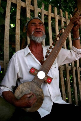Musicians Play Dolan Maqam Family Gathering Editorial Stock Photo ...