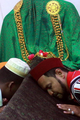 Sri Lankan Muslims Offer Prayers Shrine Editorial Stock Photo - Stock ...