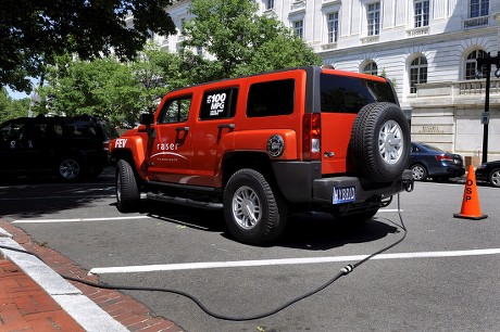 Near Zero Emission Chevrolet Hummer H3 Editorial Stock Photo - Stock ...