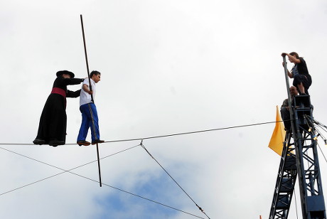 High Wire Walker Chico Marinhos Walks Editorial Stock Photo - Stock ...