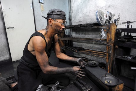 Japanese Craftsman Weighs Raw Material Ink Editorial Stock Photo ...