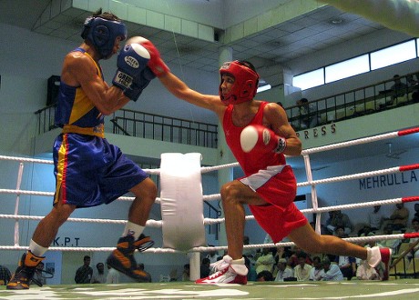 Thai Boxer Worapoj Petchkoom Delivers Punch Editorial Stock Photo ...