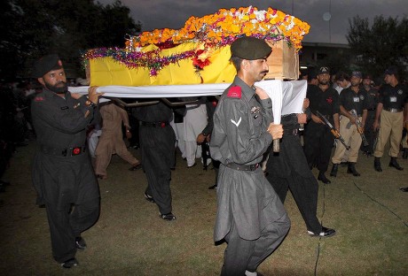 Pakistani Paramilitary Soldiers Carry Coffin Their Editorial Stock ...