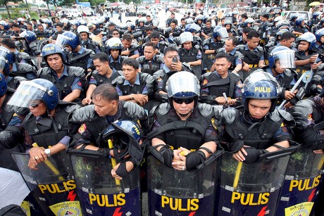 Filipino Antiriot Policemen Their Position They Editorial Stock Photo ...