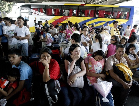 Filipino Passengers Wait Crowded Bus Terminal Editorial Stock Photo ...