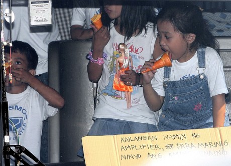 Filipino Children Hostages Eat Ice Cream Editorial Stock Photo - Stock ...