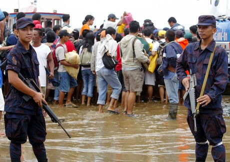 Filipino Police Secure Villagers Trying Board Editorial Stock Photo ...