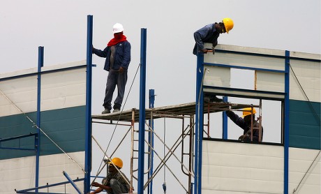 16 Women on scaffolding Stock Pictures, Editorial Images and Stock ...