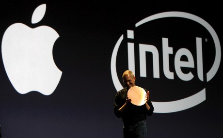 Apple Computers Ceo Steve Jobs Holds Editorial Stock Photo - Stock ...