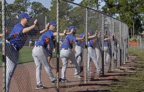 Mets Pitchers Catchers Do Warmup Exercises Editorial Stock Photo ...