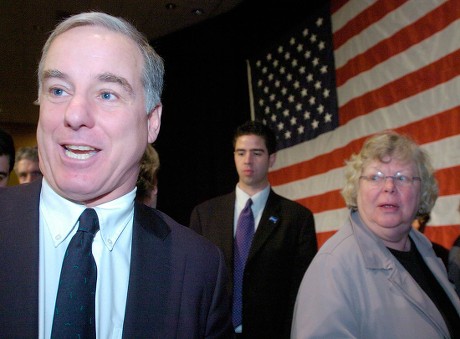 51 Usa Democratic Candidate Dean - Feb 2004 Stock Pictures, Editorial ...