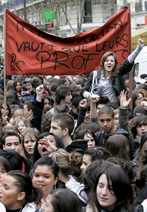 Police Arrest Students During Demonstration Against Editorial Stock ...