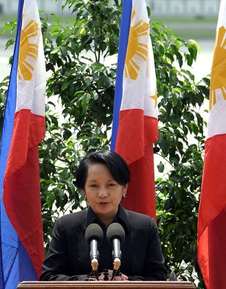 Philippine President Gloria Macapagalarroyo Delivers Speech Editorial ...