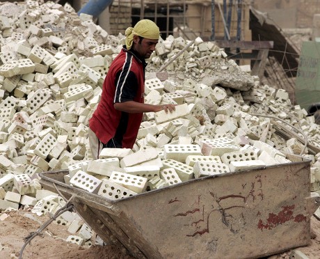 Iraqi Construction Workers Build New Building Editorial Stock Photo ...