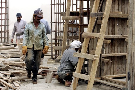 Iraqi Construction Workers Build New Building Editorial Stock Photo ...