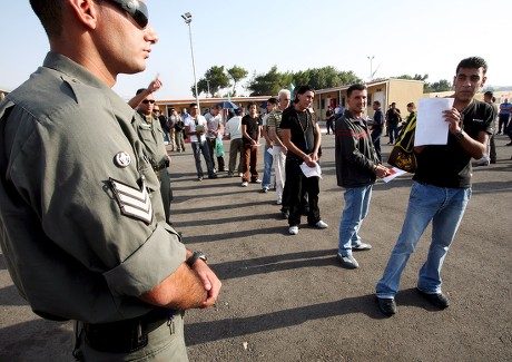 88 Prisoners line up Stock Pictures, Editorial Images and Stock Photos ...