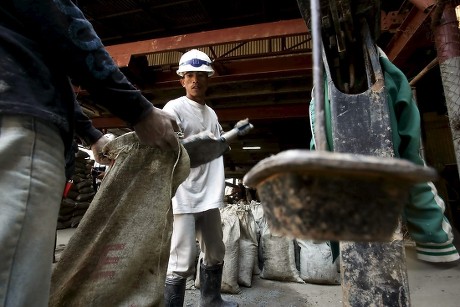 Filipino Miner Weighs Sack Full Gold Editorial Stock Photo - Stock ...