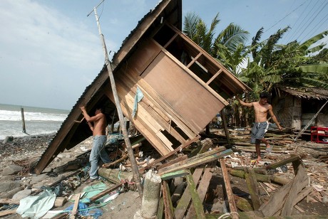 Filipino Coastal Villagers Salvage Parts House Editorial Stock Photo ...