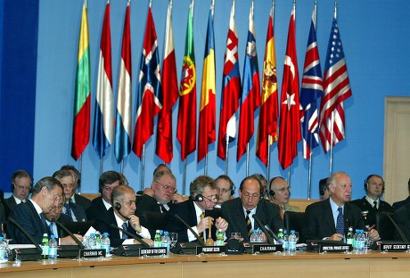 Turkey Nato Summit - Jun 2004 Stock Pictures, Editorial Images and ...