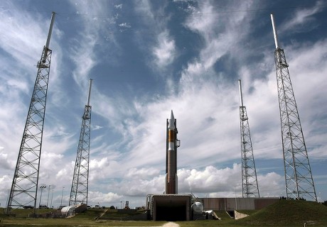 3 Expendable launch system Stock Pictures, Editorial Images and Stock ...