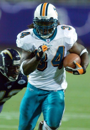 Usa Football Nfl - Oct 2003 Stock Pictures, Editorial Images and Stock ...