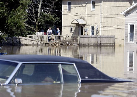 Residents Wait Supplies They Watch Flood Editorial Stock Photo - Stock ...