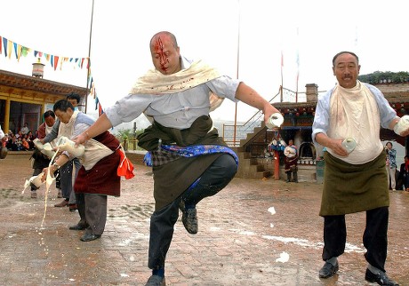 50 Chinese man dances Stock Pictures, Editorial Images and Stock Photos ...