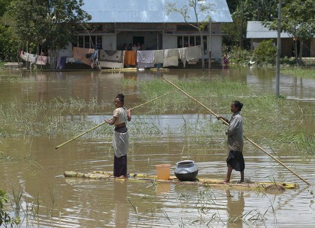 Women Transport Drinking Water On Raft Editorial Stock Photo - Stock ...