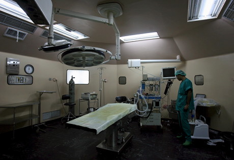 Palestinian Doctor Inside Operation Room Alshifa Editorial Stock Photo ...