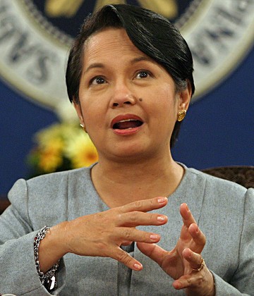 Philippine President Gloria Macapagal Arroyo Delivers Editorial Stock ...