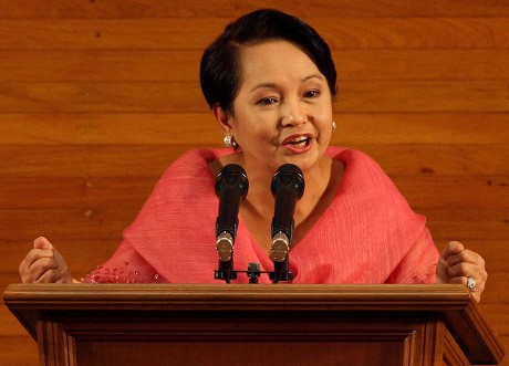 Philippine President Gloria Macapagalarroyo Delivers Her Editorial ...