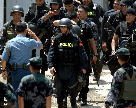 Philippine Police Saluted After Assault Operation Editorial Stock Photo ...