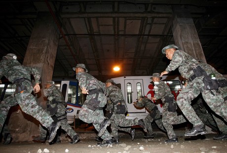 44 Special assault team Stock Pictures, Editorial Images and Stock ...