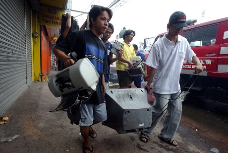 Local Filipino Rescue Volunteers Stretcher Victims Editorial Stock ...