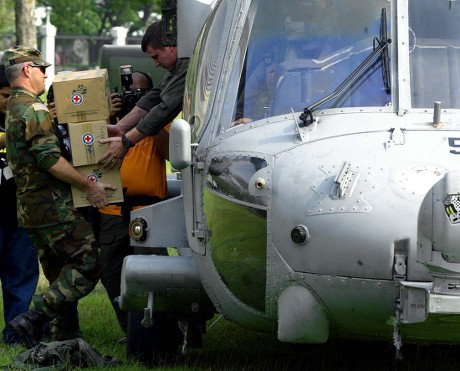 American Military Troopers Load Relief Goods Editorial Stock Photo ...