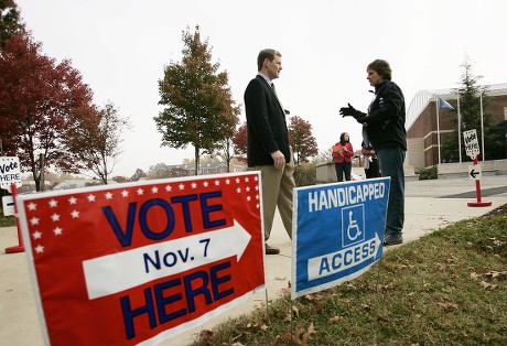 __COUNT__ Usa Elections Virginia Voting - Nov 2006 Stock Pictures ...