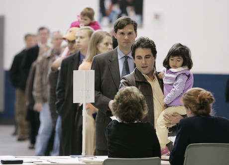__COUNT__ Usa Elections Virginia Voting - Nov 2006 Stock Pictures ...