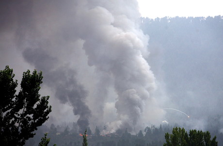 13 Smoke columns rises Stock Pictures, Editorial Images and Stock ...