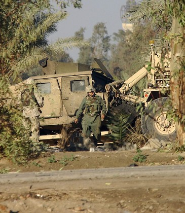 Us Soldiers Remove Damage Us Humvee Editorial Stock Photo - Stock Image ...