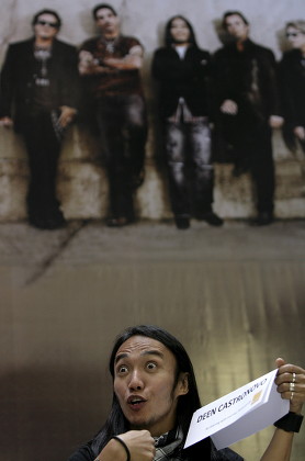 Filipino Singer Arnel Pineda Gestures He Editorial Stock Photo - Stock ...