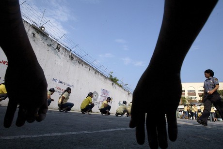 Filipino Female Inmates Perform Exercisedance Routine - Foto de stock ...