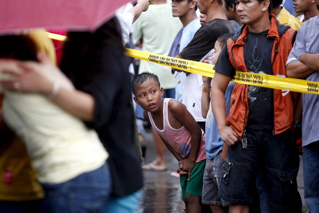 Philippines Nine Dead Bank Robbery - May 2008 Stock Pictures, Editorial ...