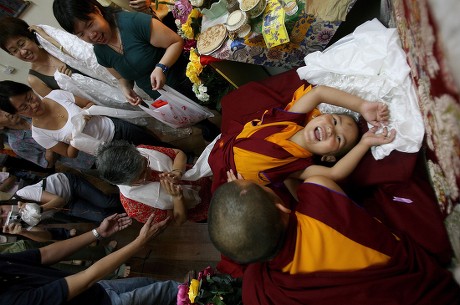 Fouryearold Nepalese Buddhist Monk Tenzin Phuntsok Editorial Stock ...