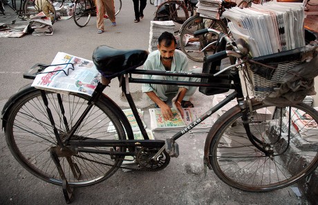 59 Distribution of newspapers Stock Pictures, Editorial Images and ...