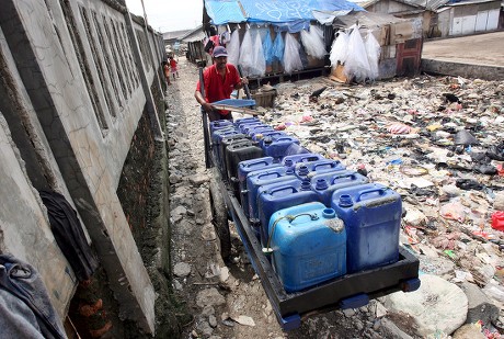 Indonesian Young Boys Take Bath Slum Editorial Stock Photo - Stock ...